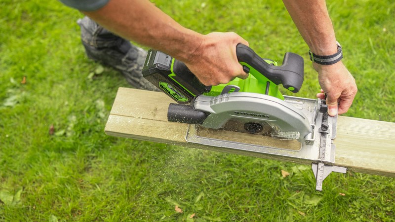 Купить Циркулярная пила аккумуляторная Greenworks GD24CS, 24V ...